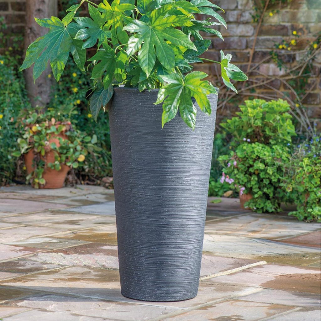 Planters to add height to your outdoor space - The Sloaney