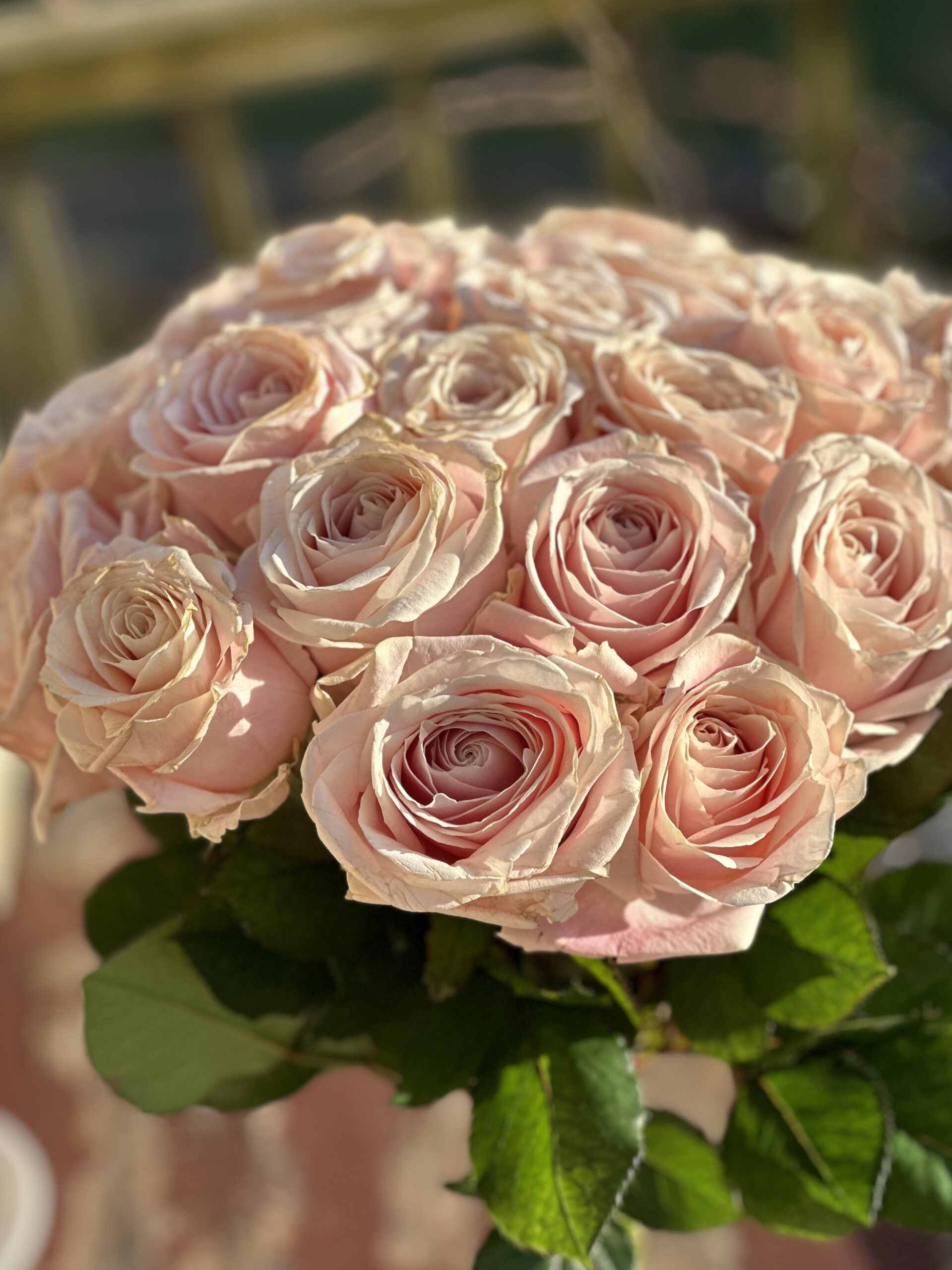 Floral interiors inspiration with Bloom roses - The Sloaney